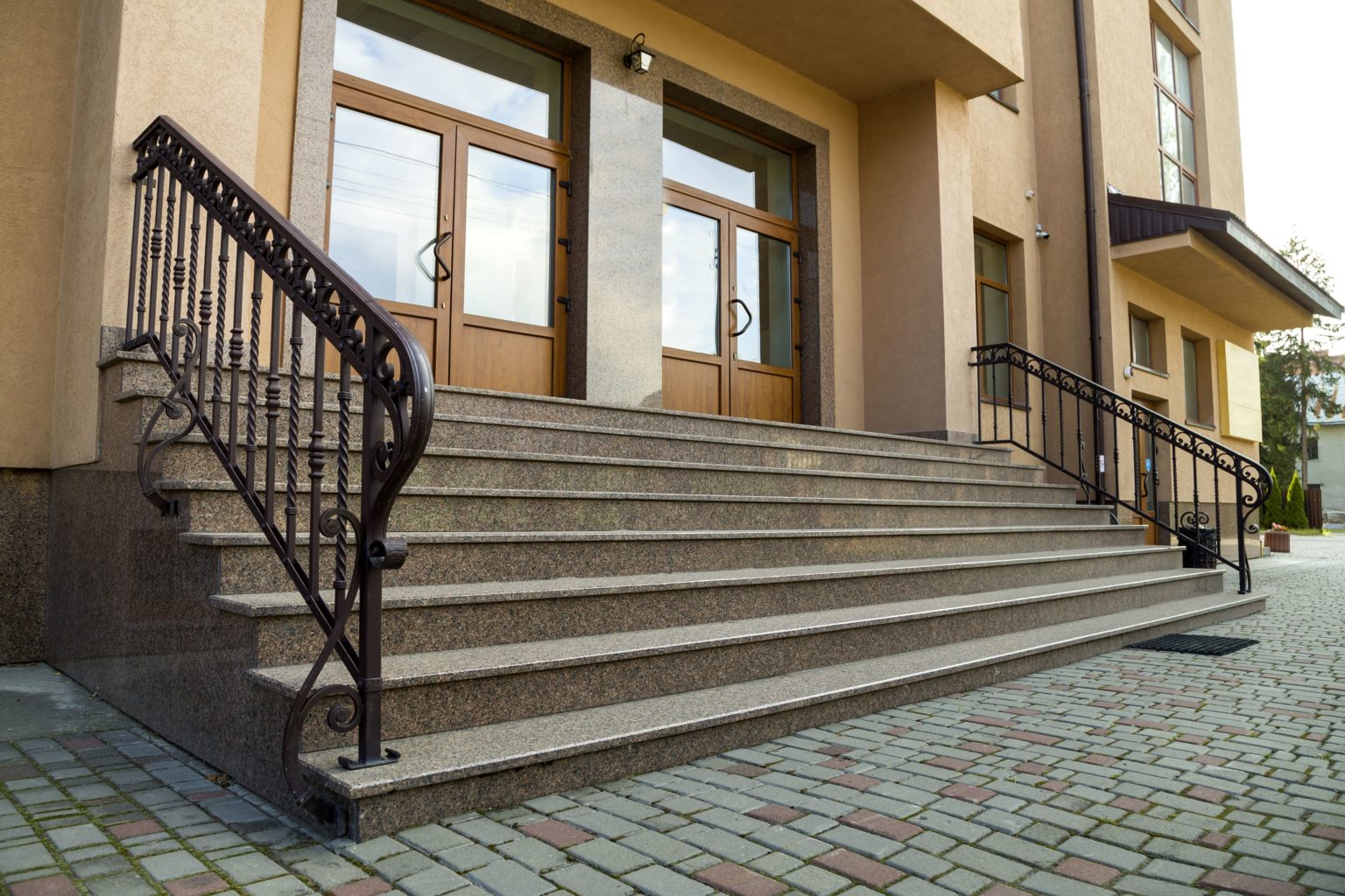 Enhance Home's Curb Appeal | Concord Aluminum Railings